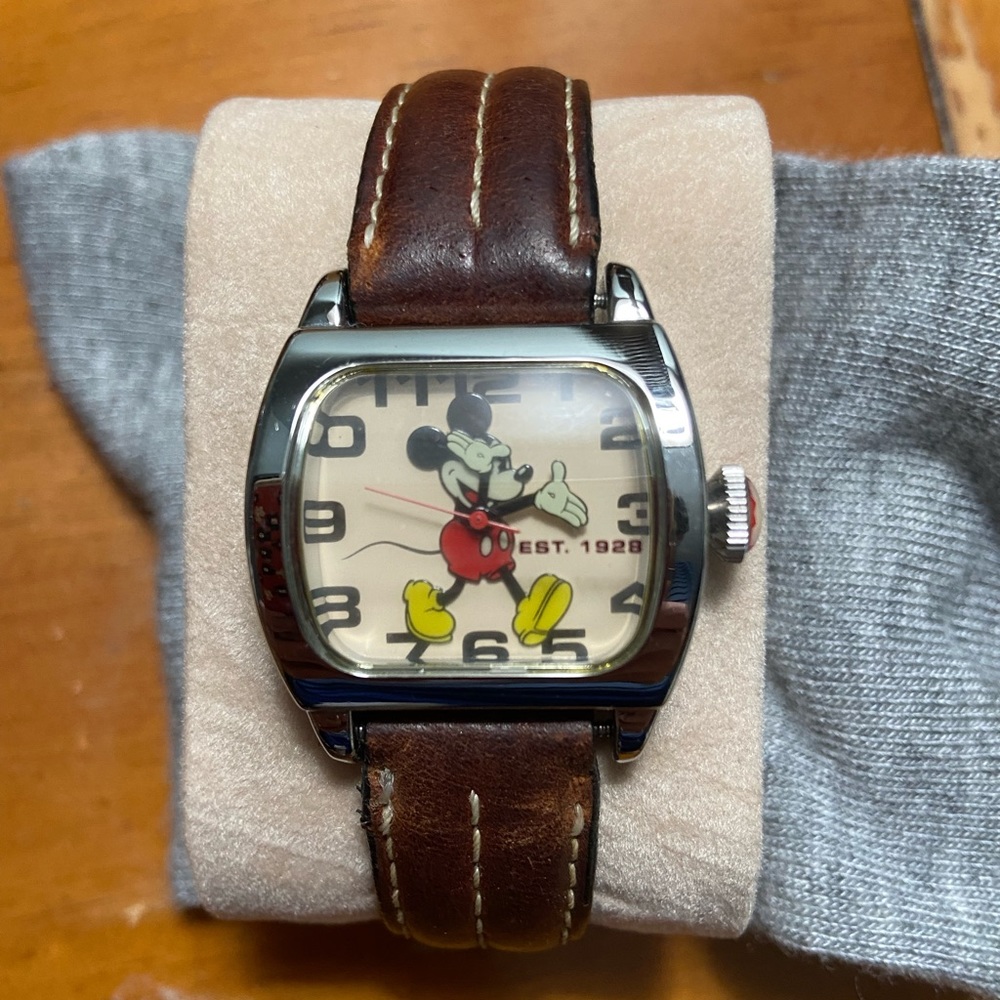 Disney Mickey Mouse Watch, Vintage Ladies - Gem